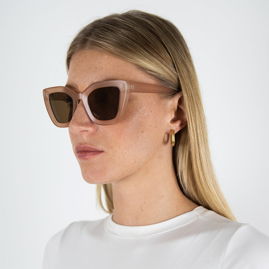 Anteojos BOND Portinatx Amber – Manifesto Design Store
